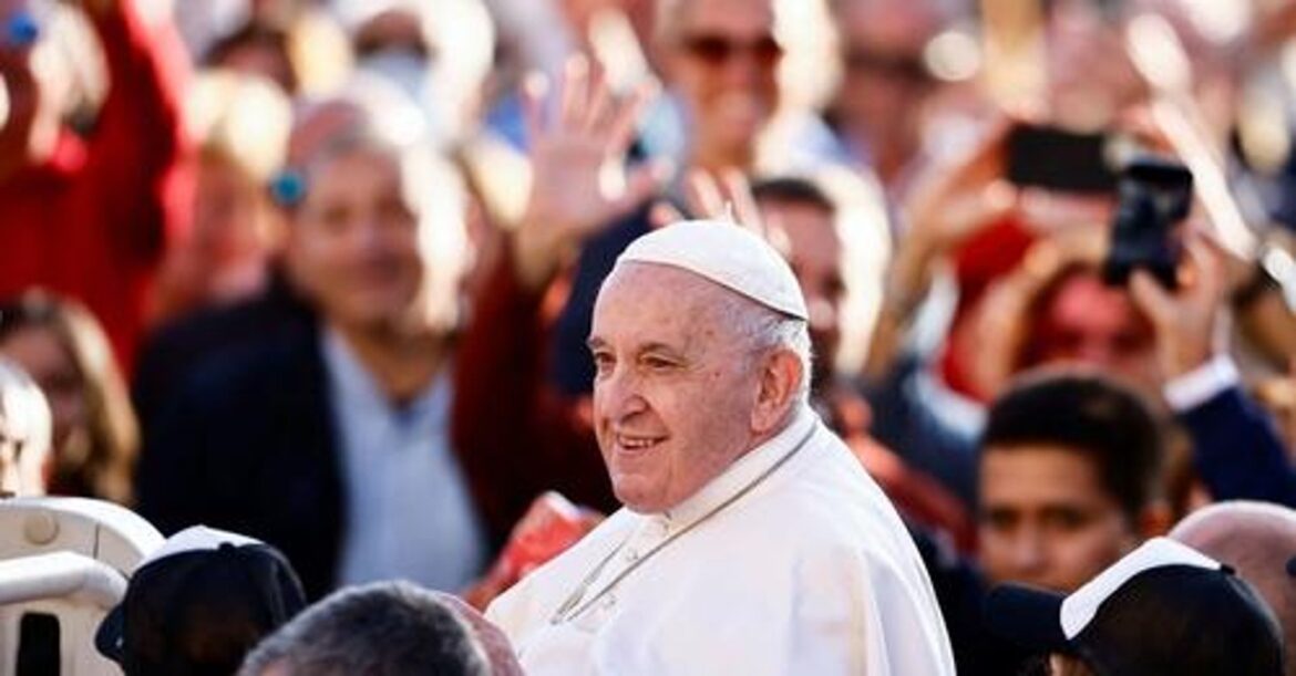 Pope at Audience: ‘Reread your life’s story to discover Christ ...