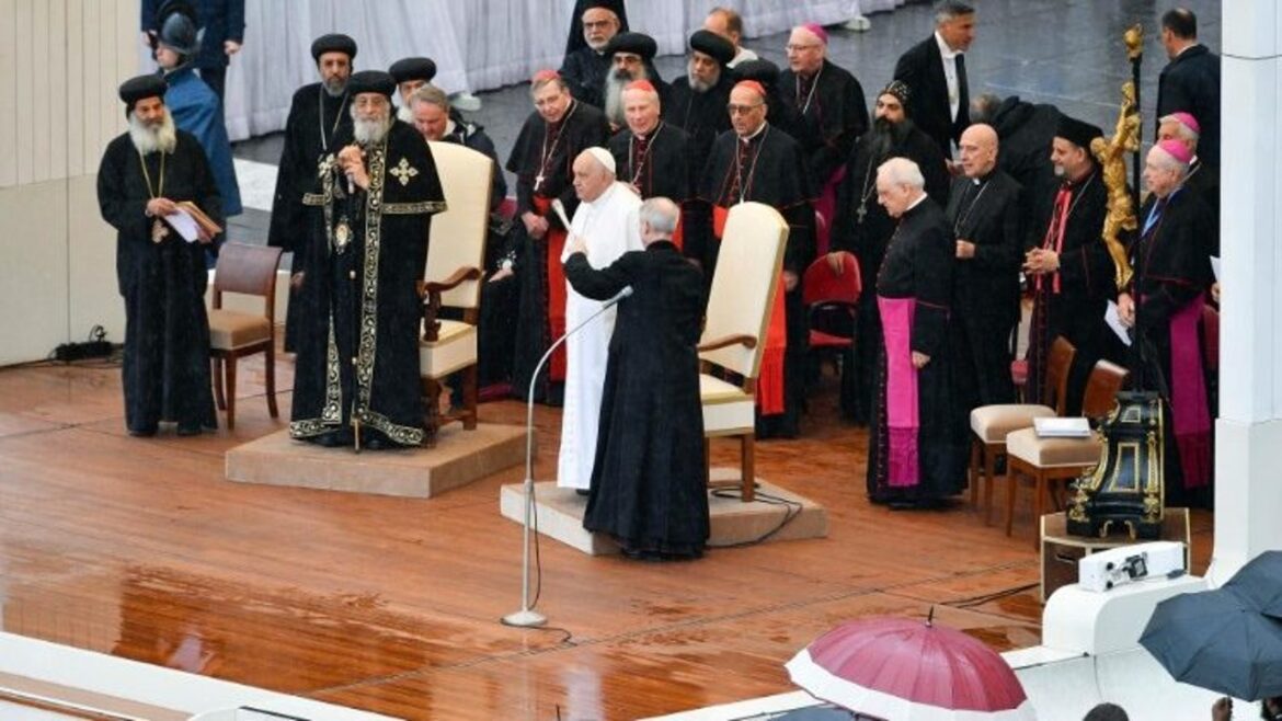 Coptic Pope addresses pilgrims at General Audience with Pope Francis ...